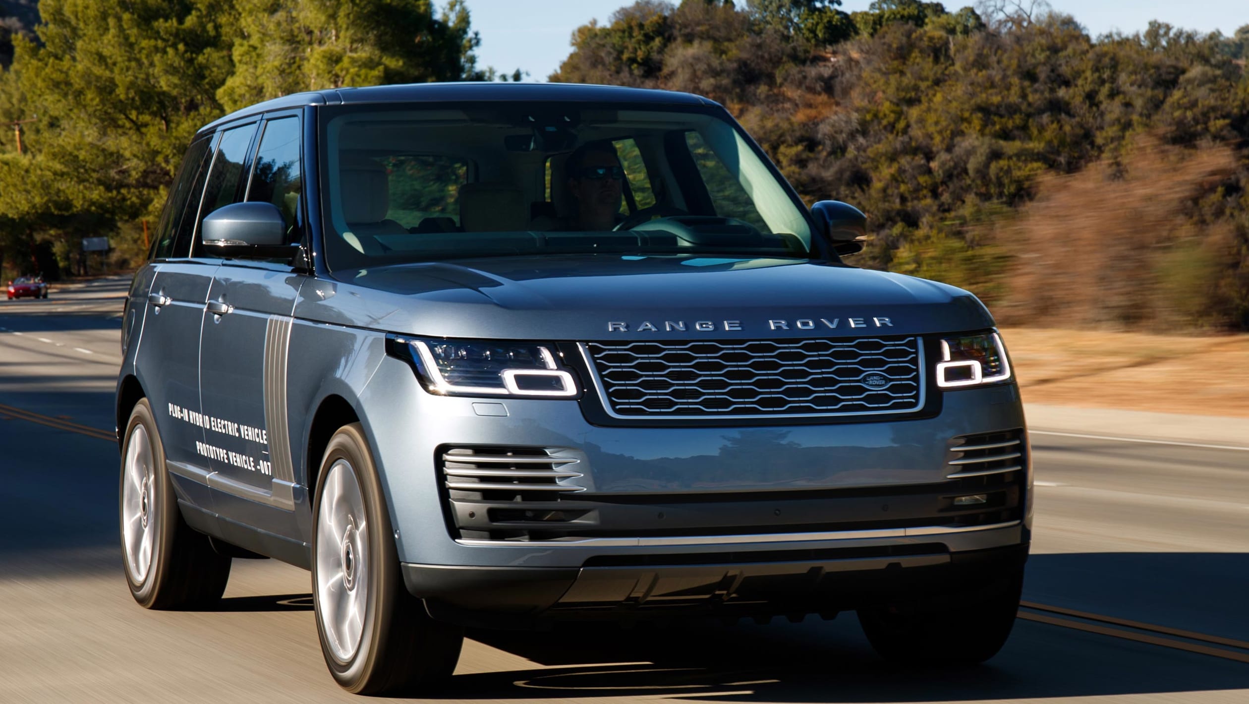 Range Rover PHEV 2018 images | Carbuyer