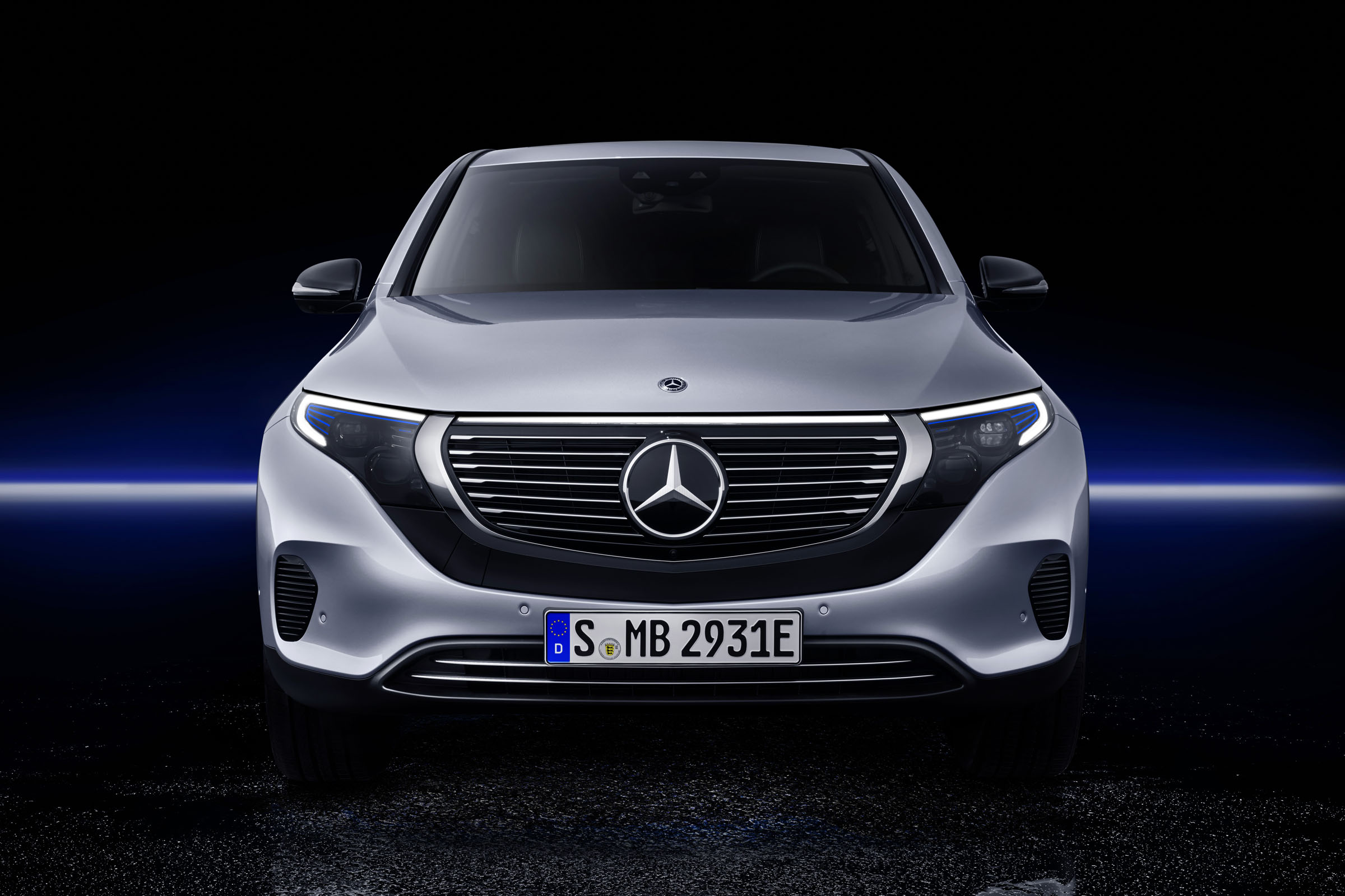 2019 Mercedes EQ C images | Carbuyer