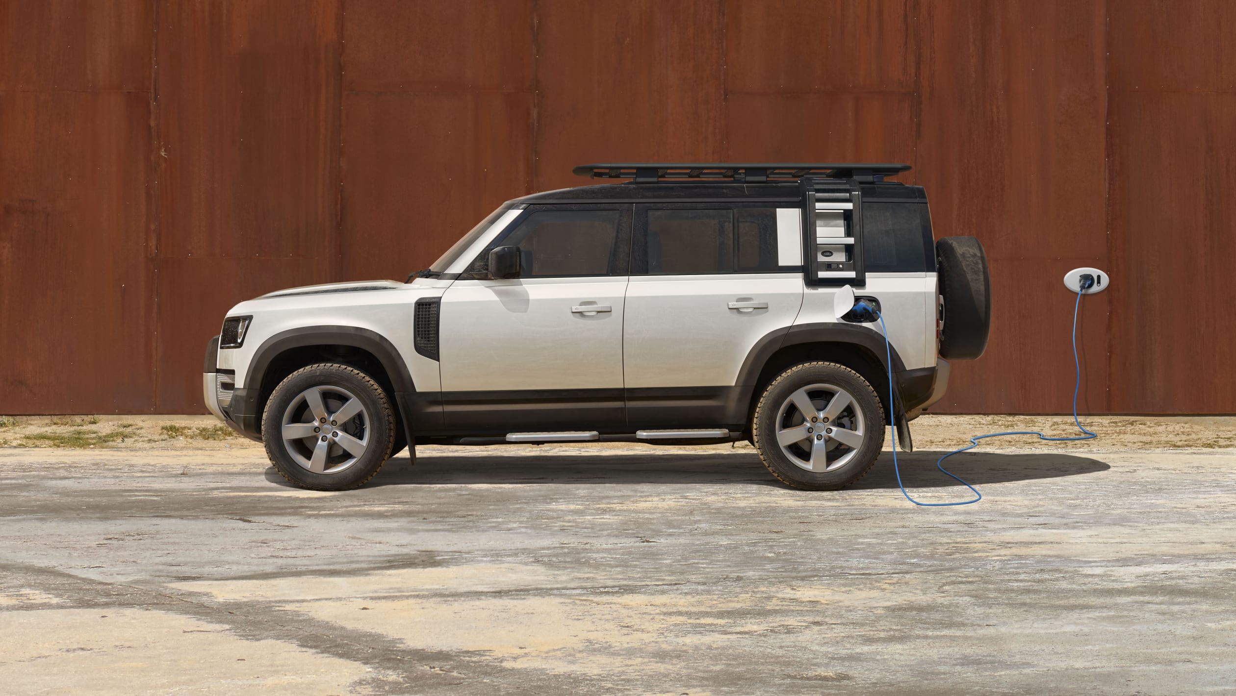 2020 Land Rover Defender 110 P400e plug-in hybrid arrives - pictures ...