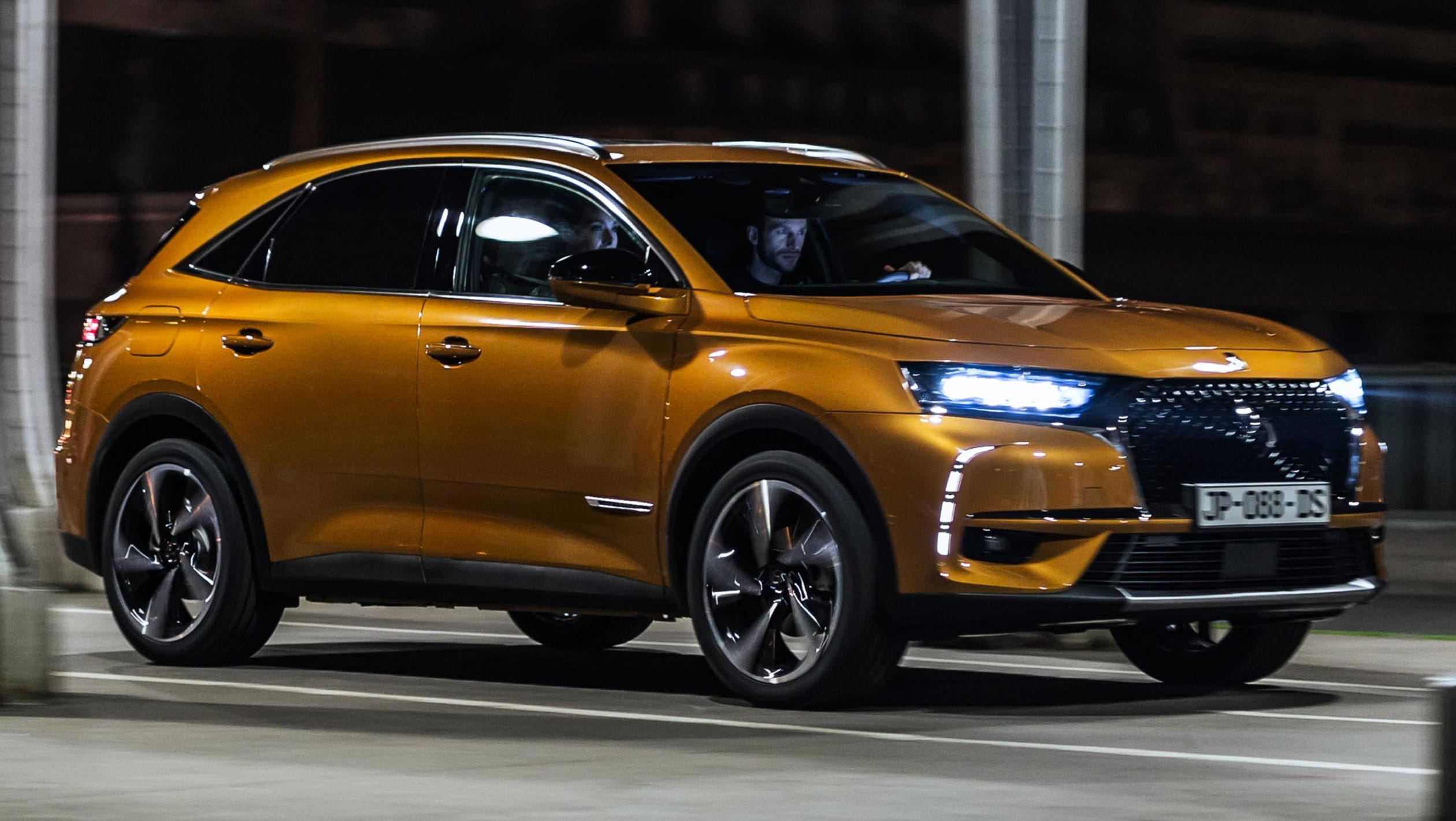 New DS 7 Crossback SUV pictures | Carbuyer