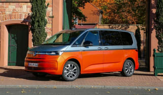 Volkswagen Multivan MPV review | Carbuyer