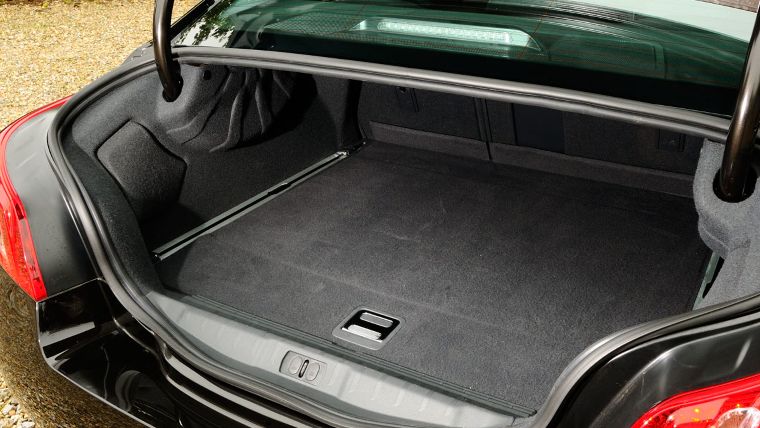 Peugeot 508 SW estate pictures | Carbuyer