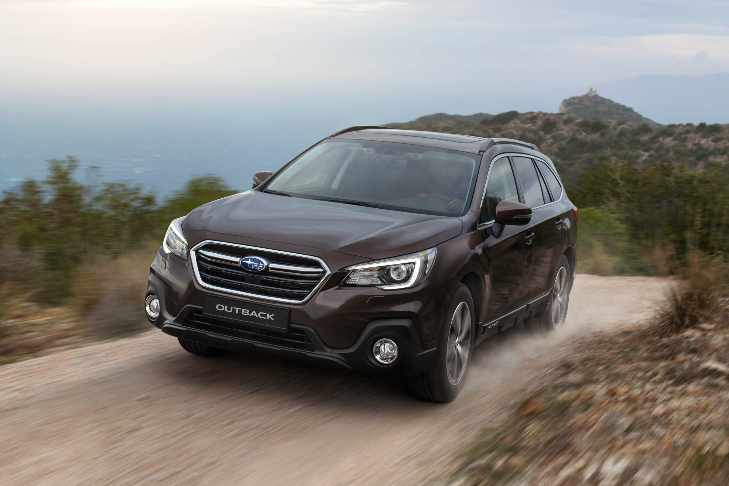 Subaru Outback 2018 images | Carbuyer