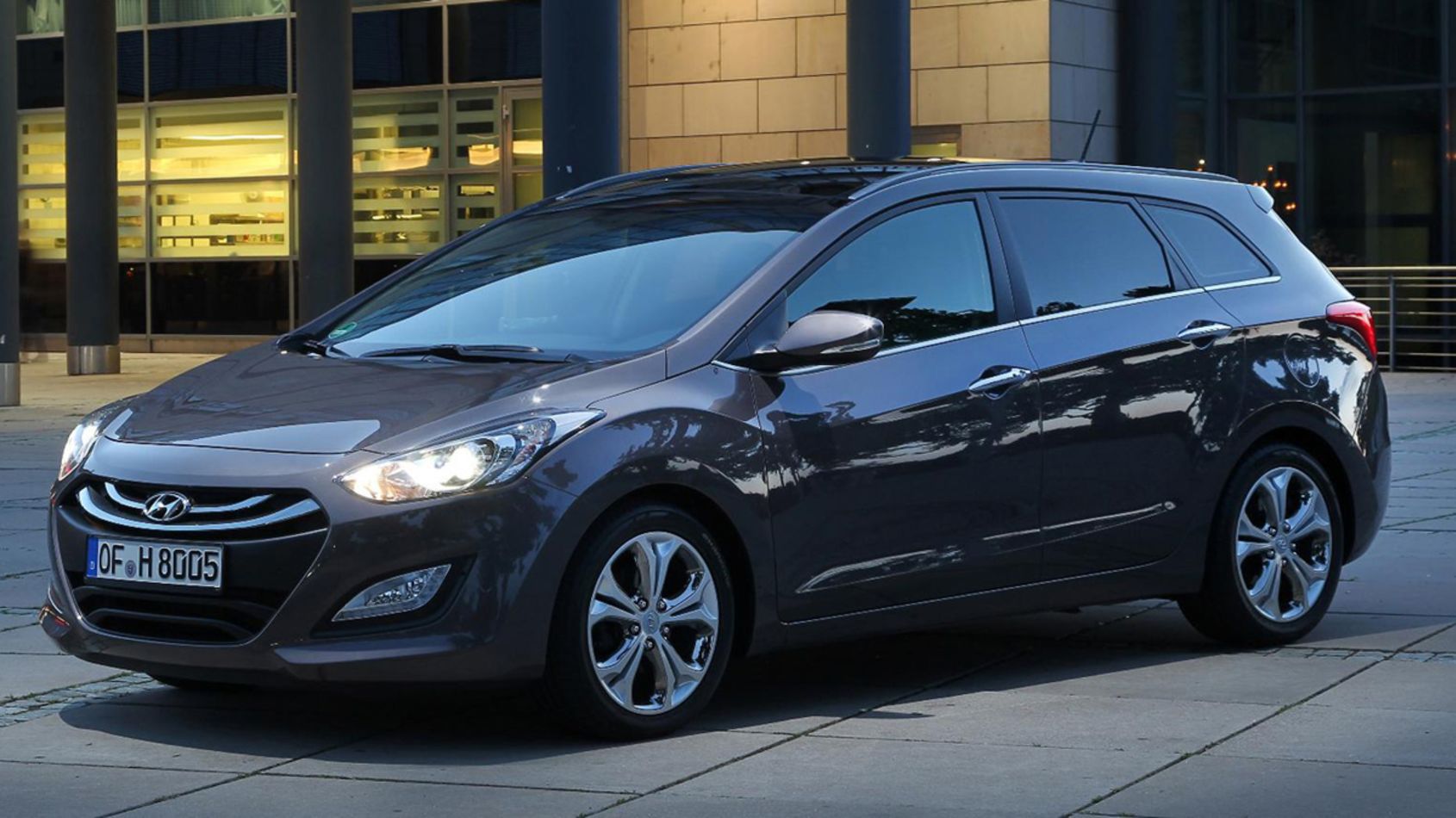 Hyundai i30 Premium unveiled | Carbuyer