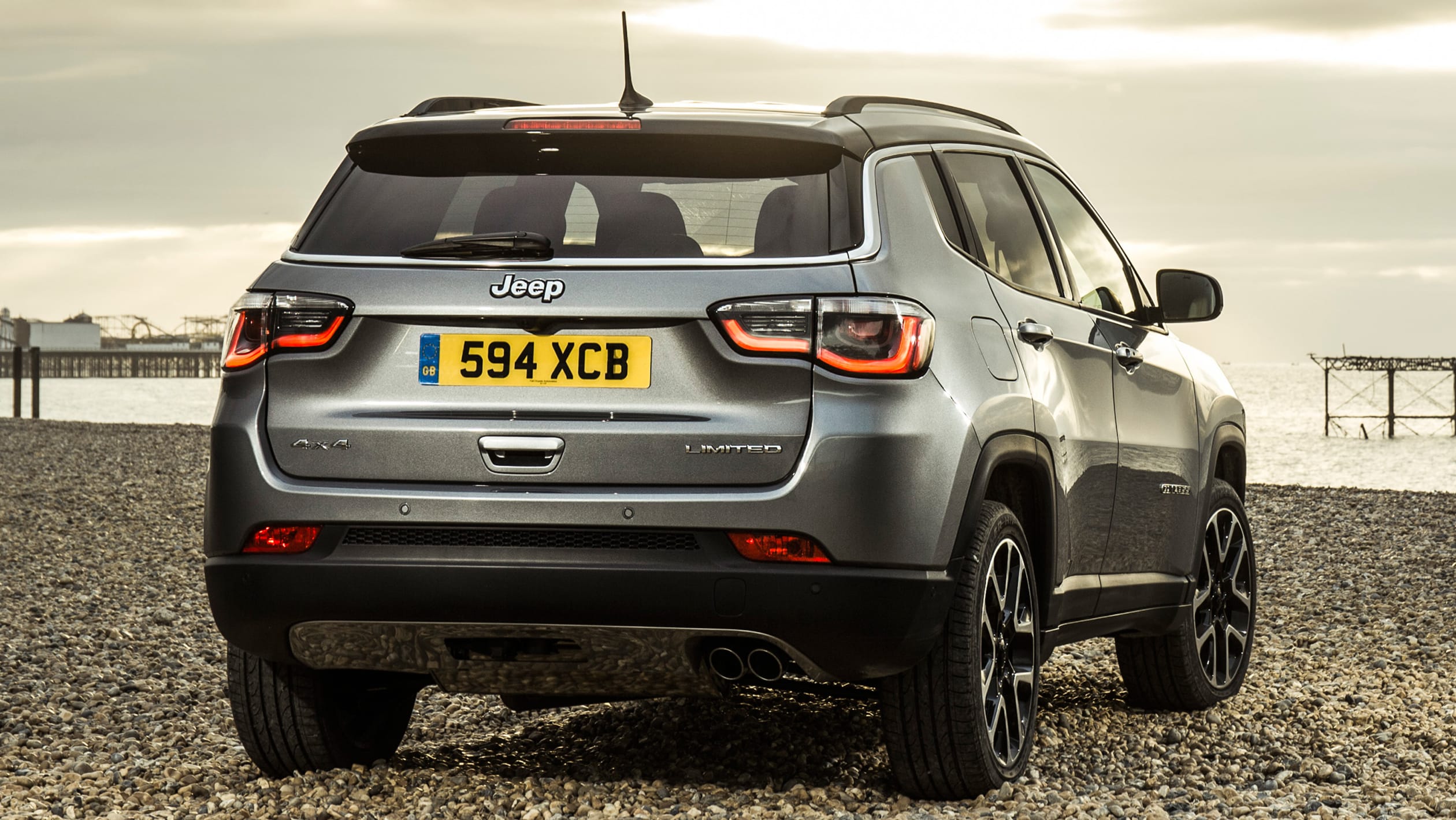 Jeep Compass SUV review - pictures | Carbuyer