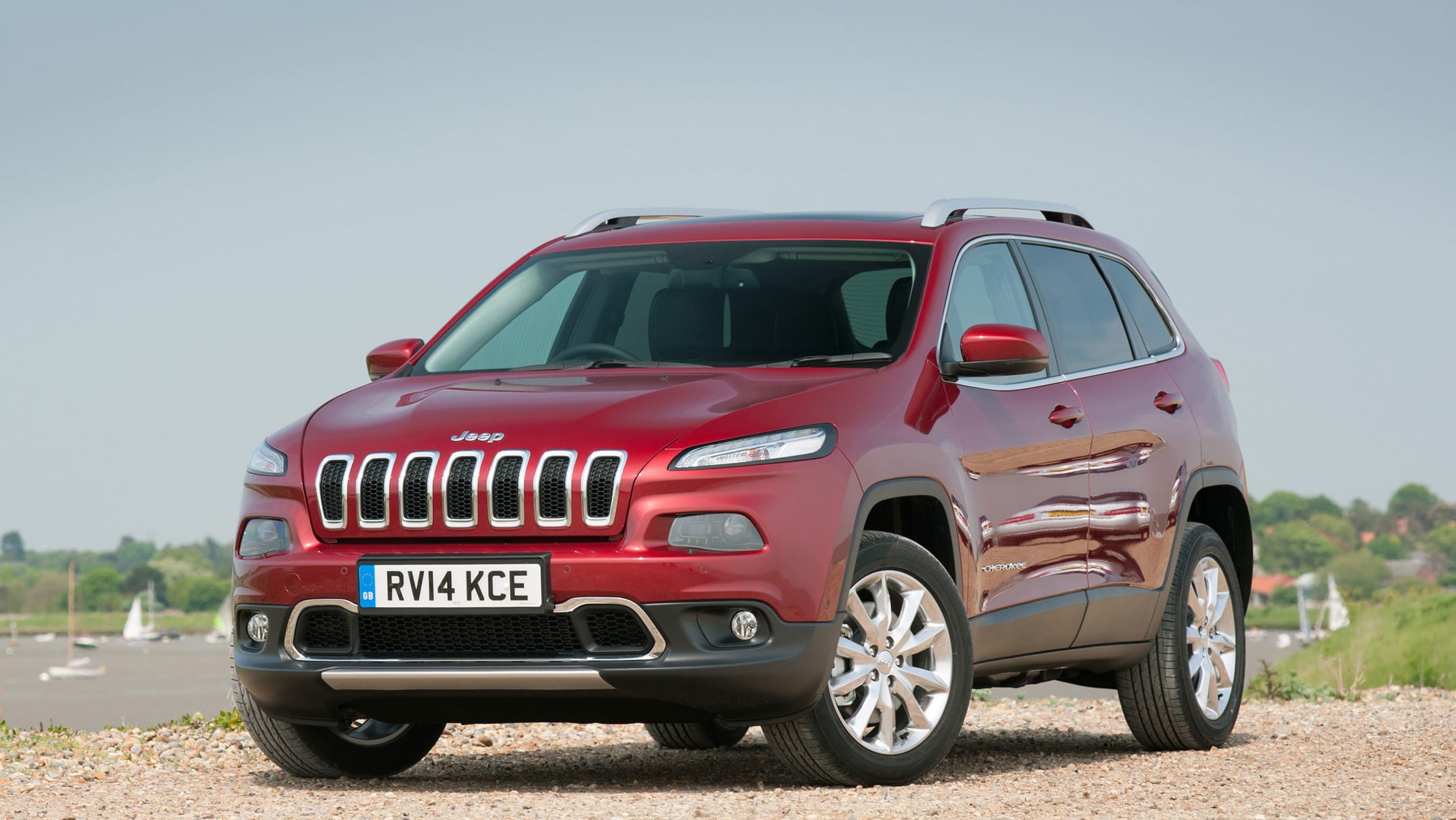 Jeep Cherokee SUV pictures | Carbuyer