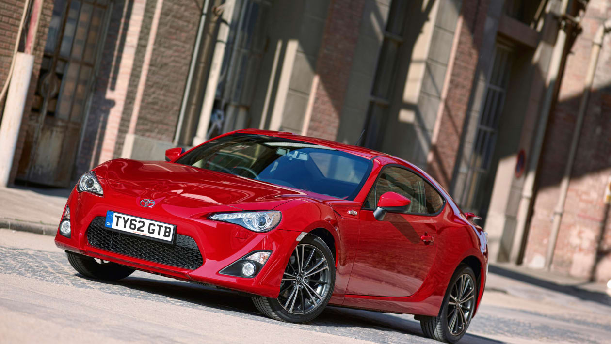 Toyota GT86 coupe pictures | Carbuyer
