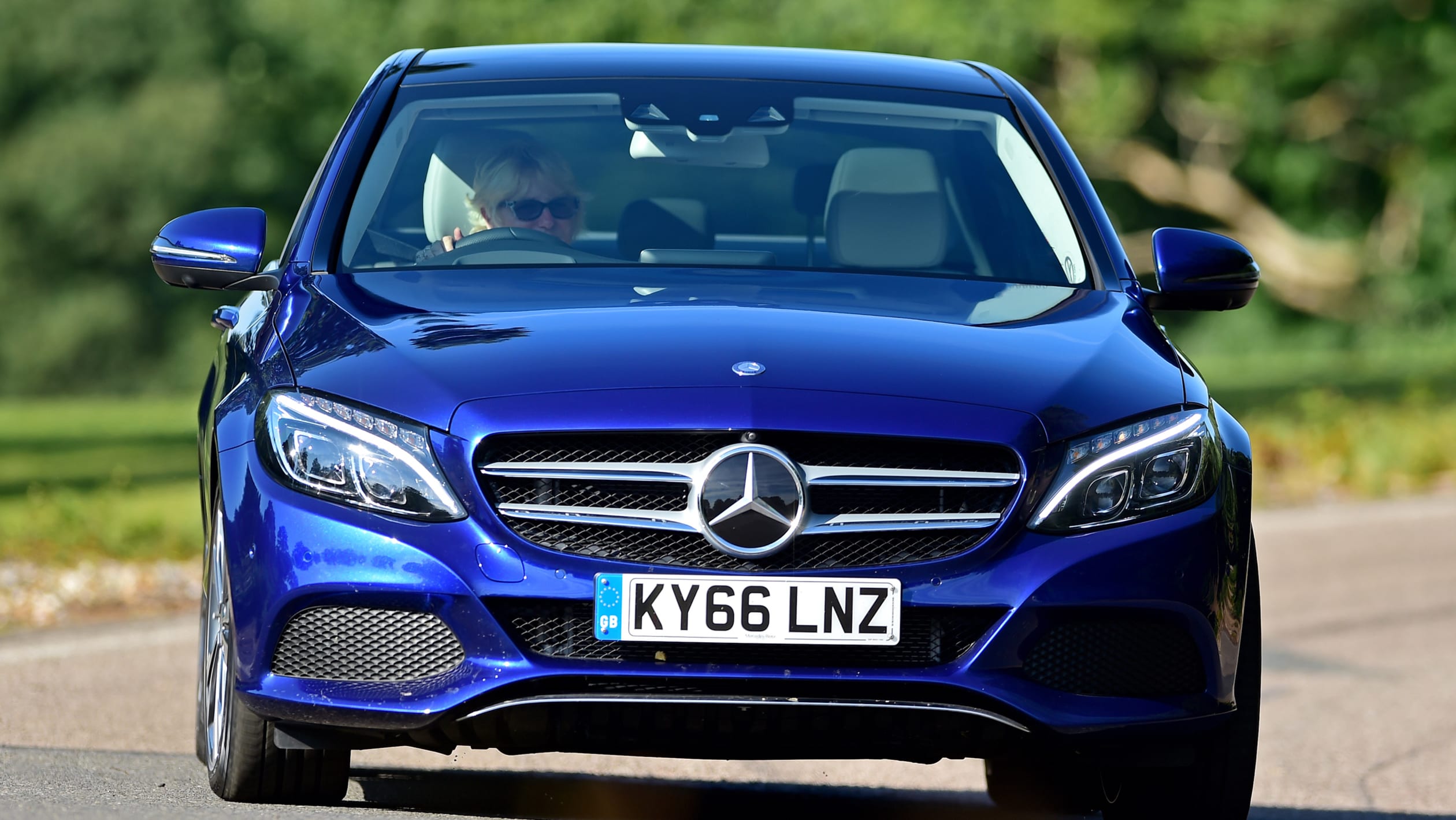 Mercedes C350e hybrid gallery 2017 | Carbuyer