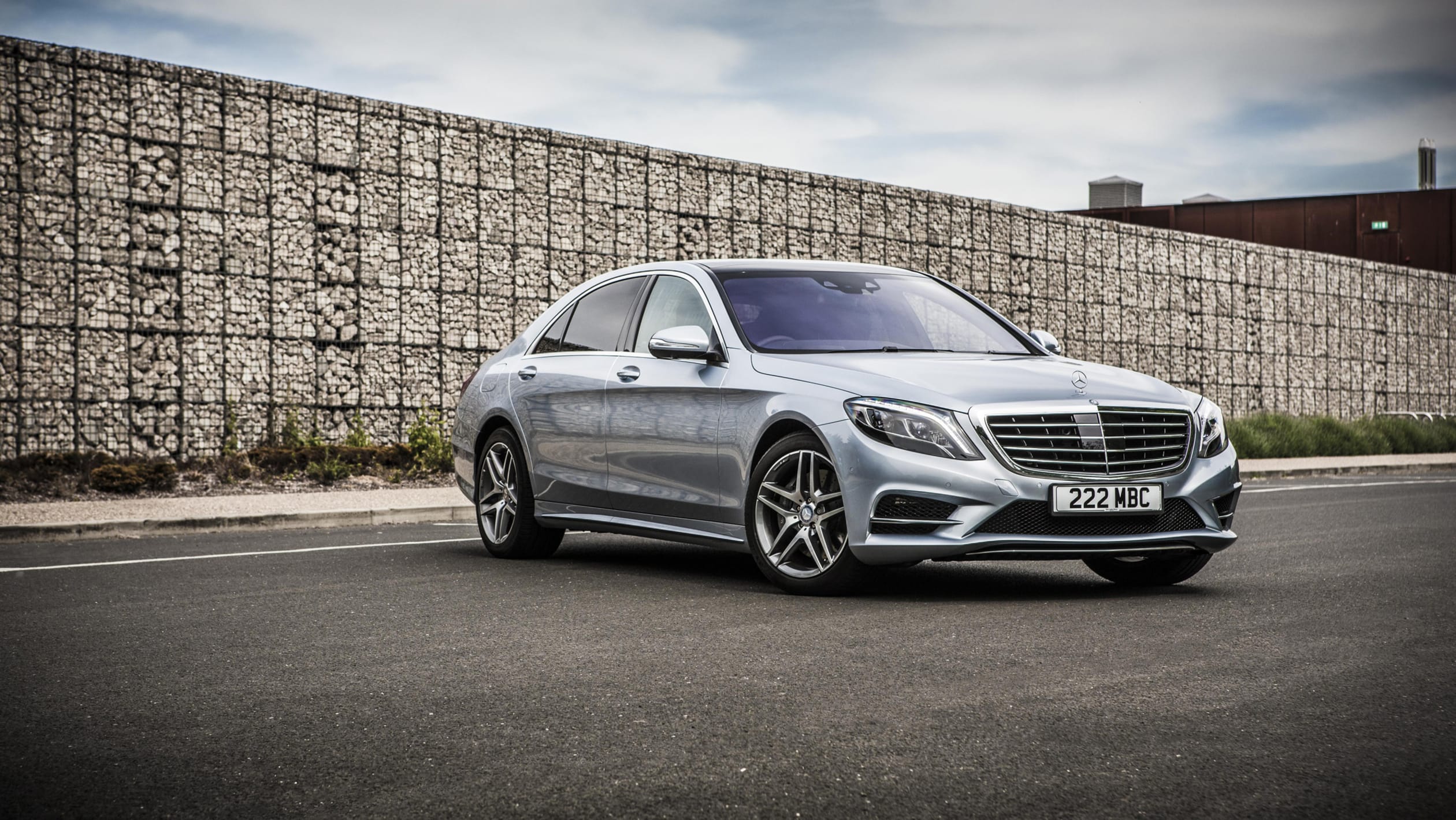 Mercedes S-Class saloon pictures | Carbuyer