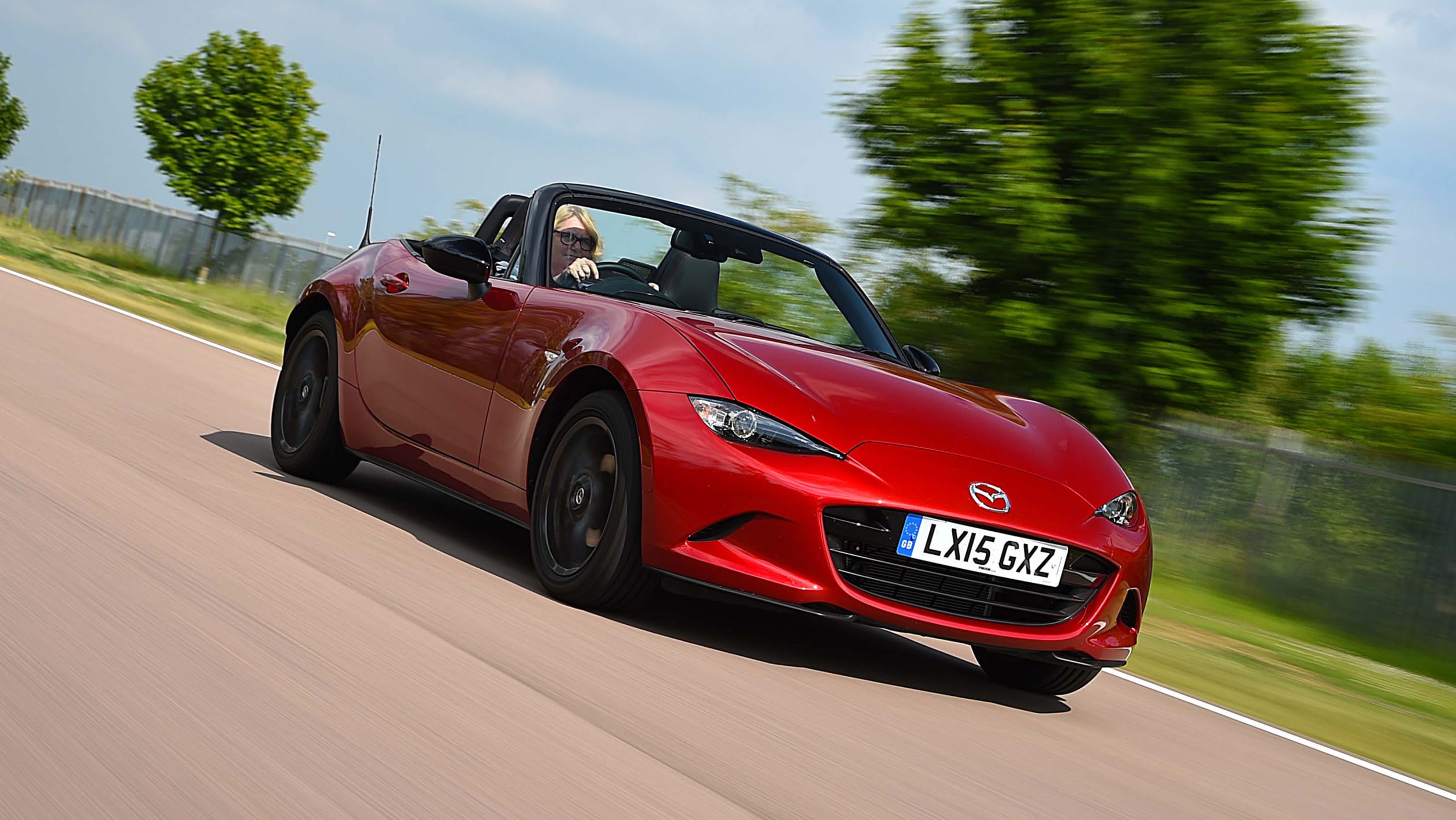 Mazda MX-5 pictures | Carbuyer