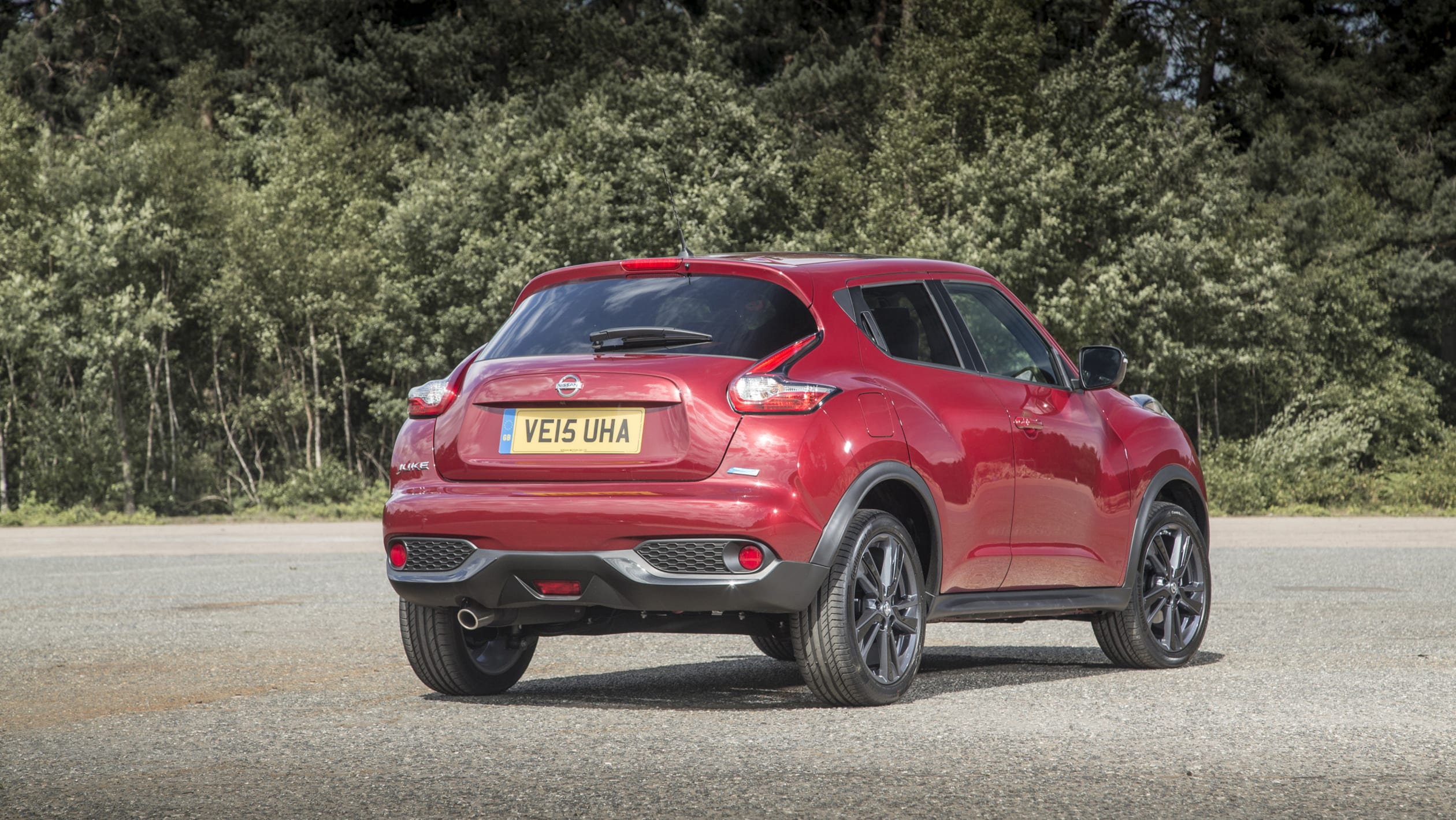 Nissan Juke SUV pictures | Carbuyer