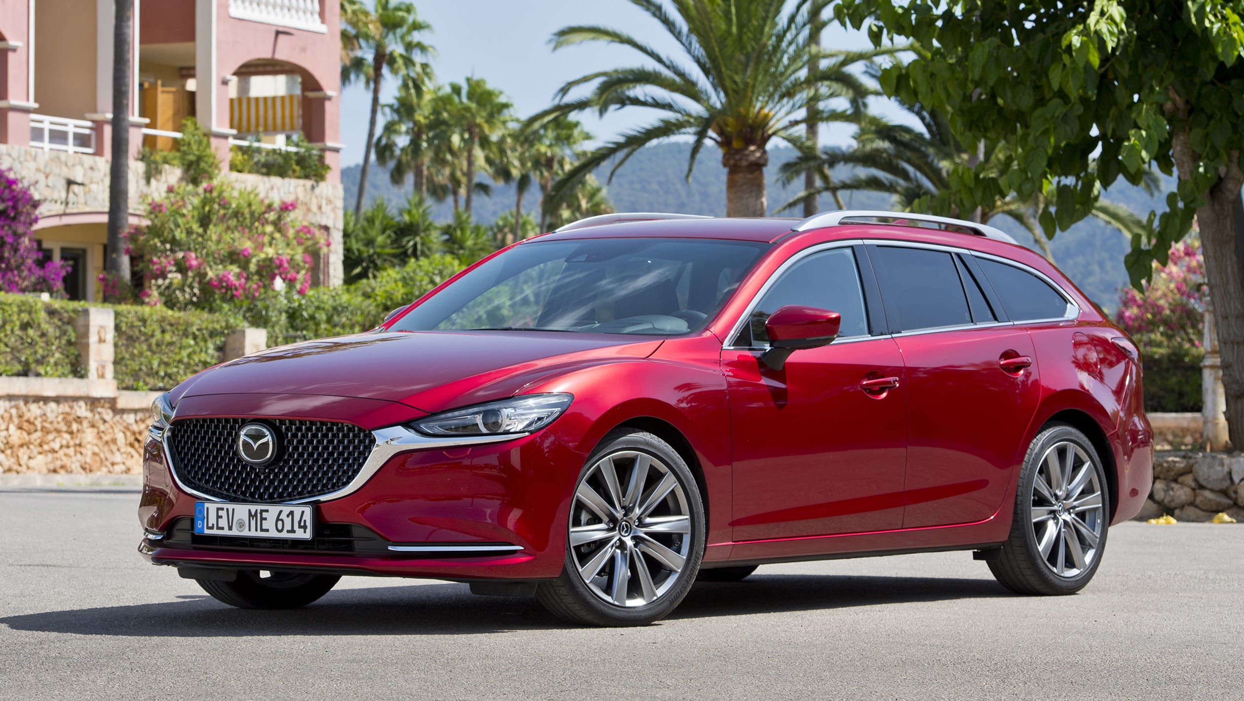 Mazda6 Tourer estate 2020 pictures | Carbuyer