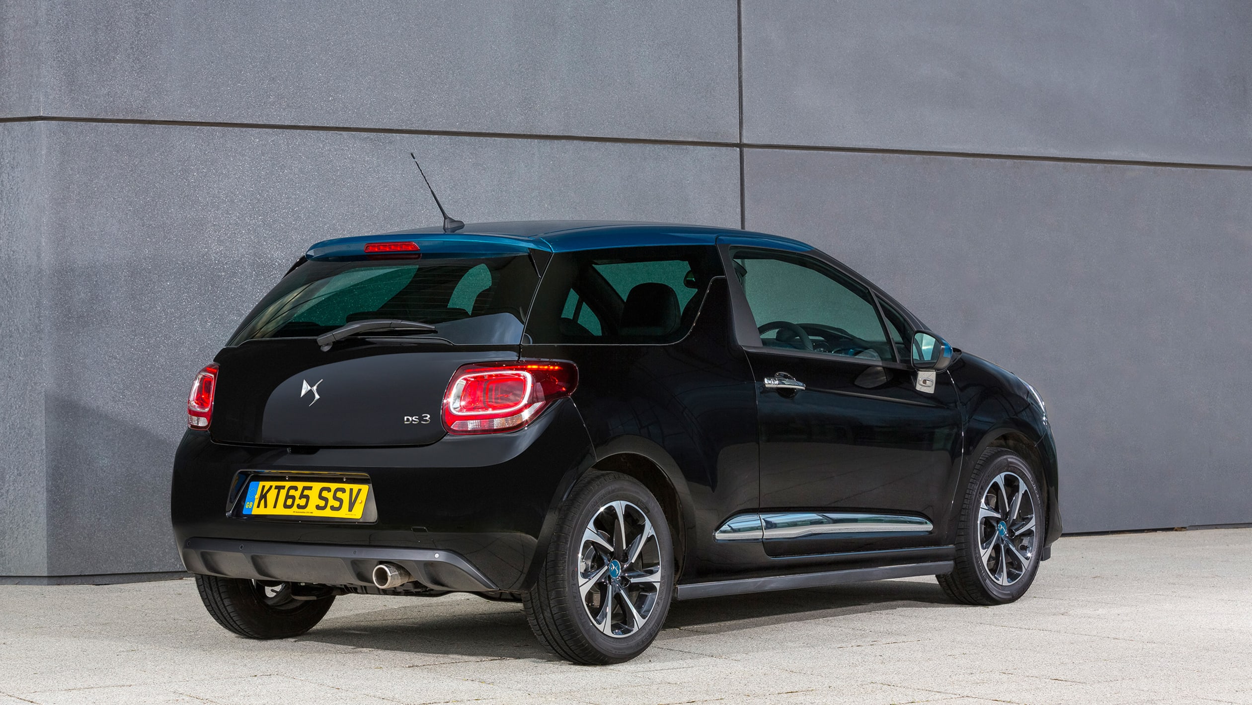 DS 3 hatchback 2016 pictures | Carbuyer