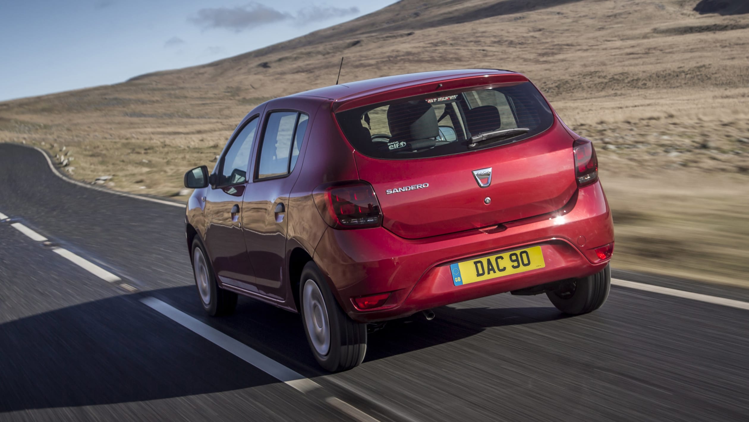 Dacia Sandero hatchback review - pictures | Carbuyer