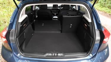 Ford Focus hatchback - Practicality & boot space 2020 review | Carbuyer