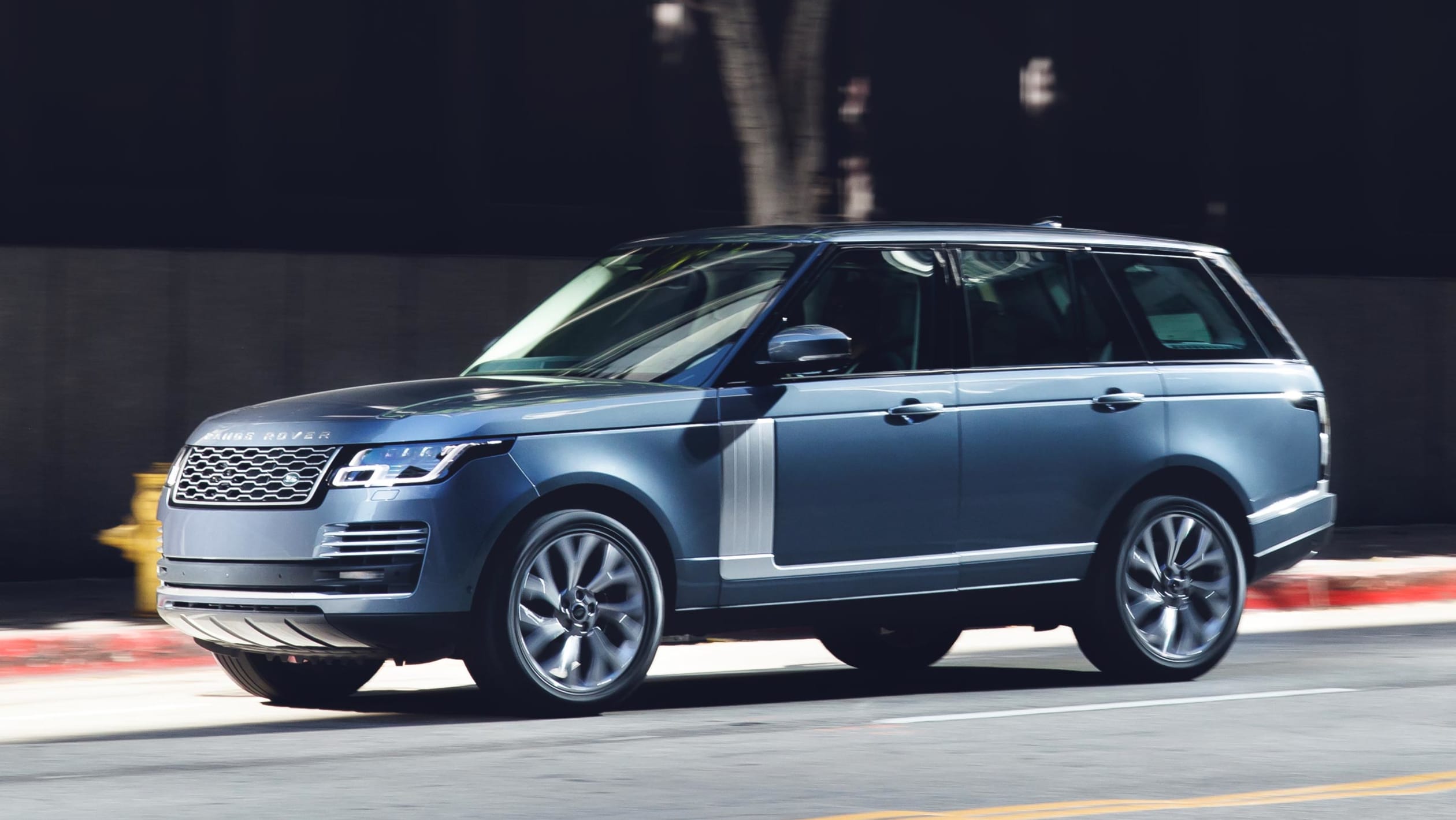 Range Rover PHEV 2018 images | Carbuyer