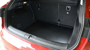Fiat Tipo hatchback - Practicality & boot space 2020 review | Carbuyer