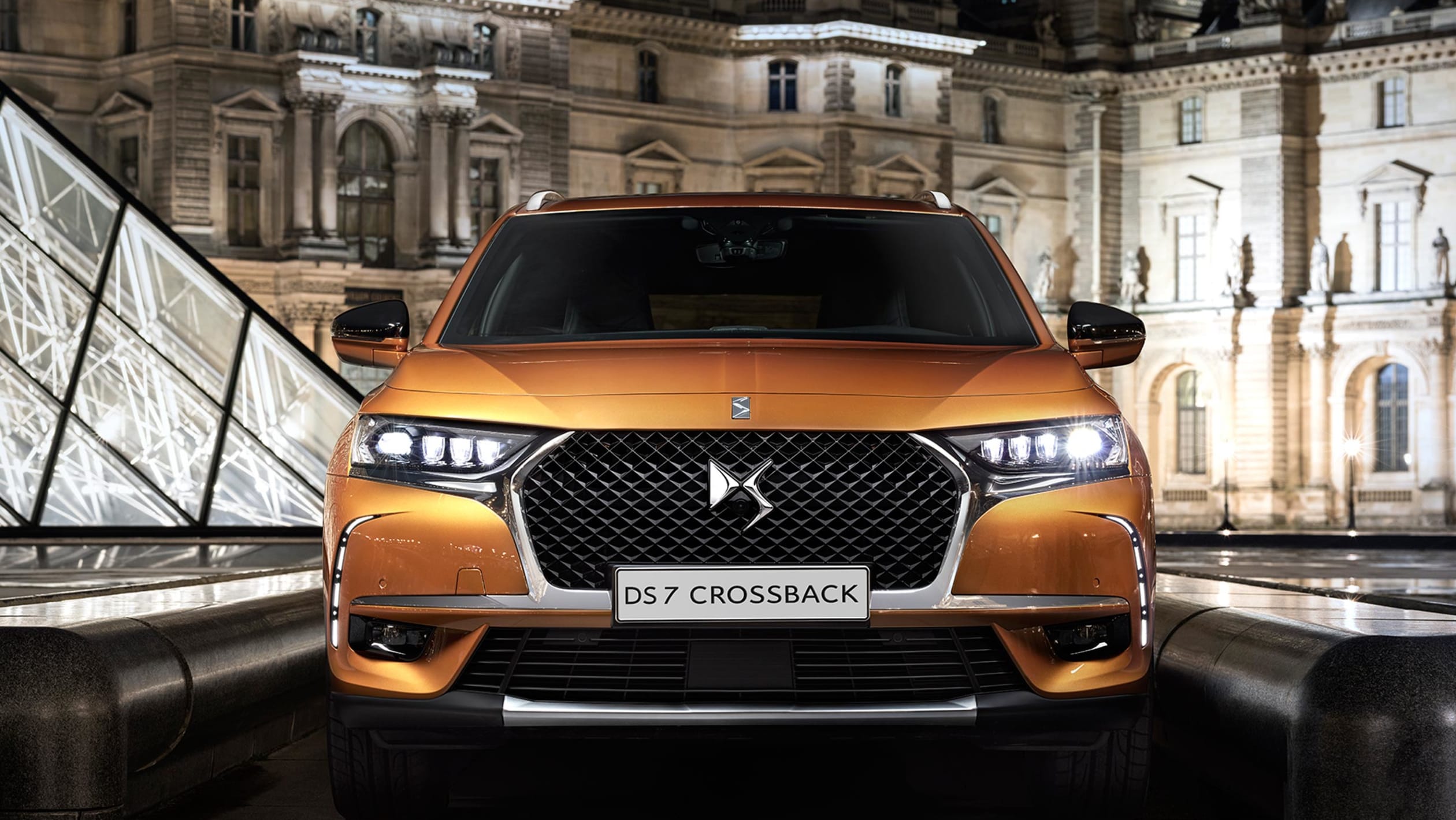 New DS 7 Crossback SUV pictures | Carbuyer