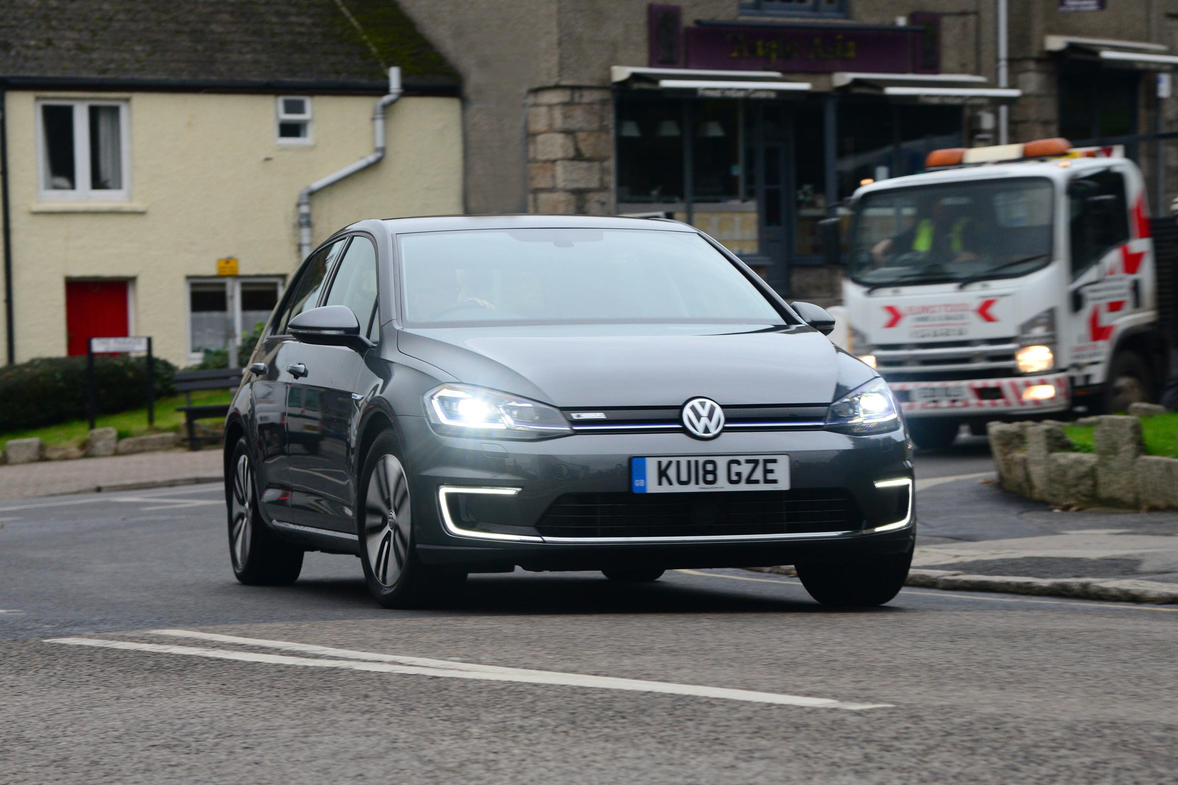 Driving range: how far can an e-Golf really go? | Carbuyer