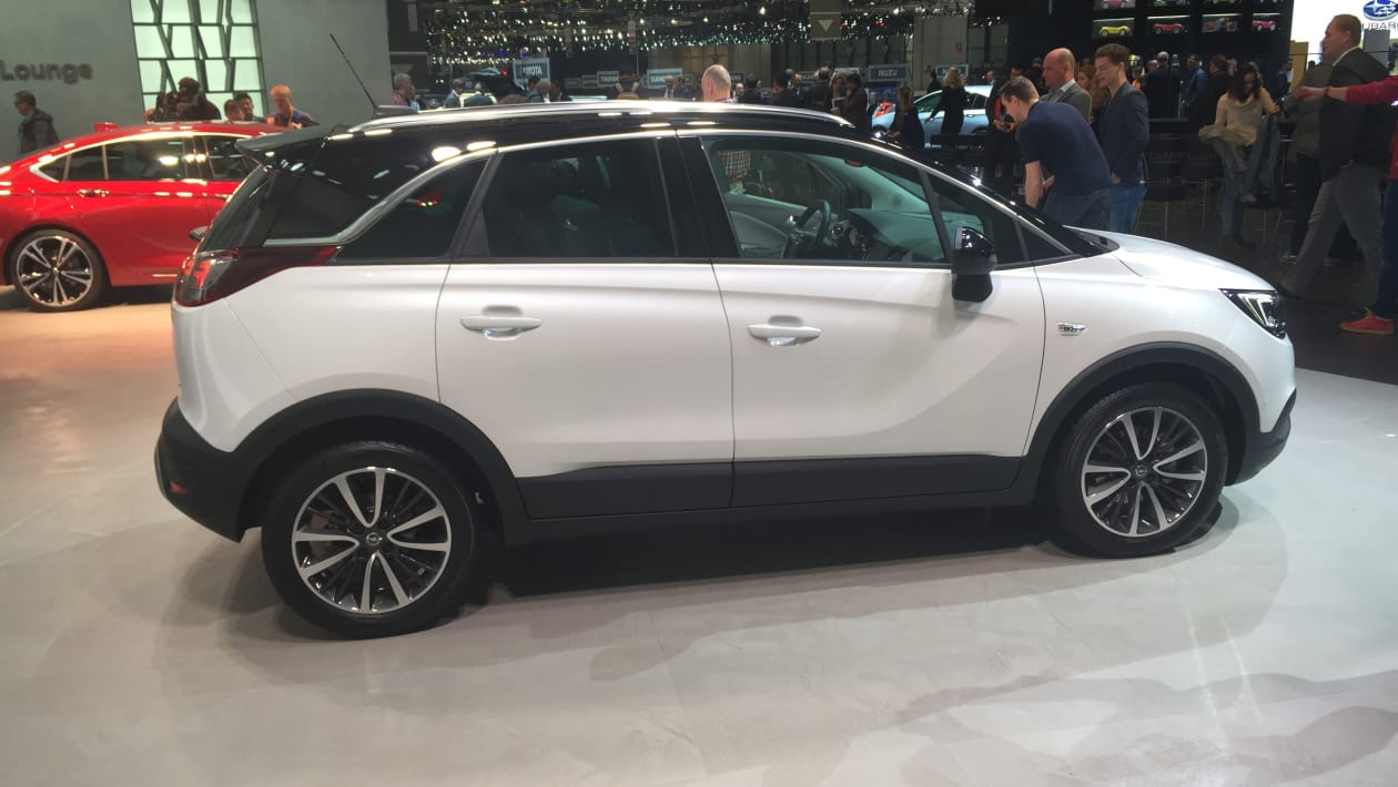 New Vauxhall Crossland X SUV: prices, specs and on-sale date | Carbuyer