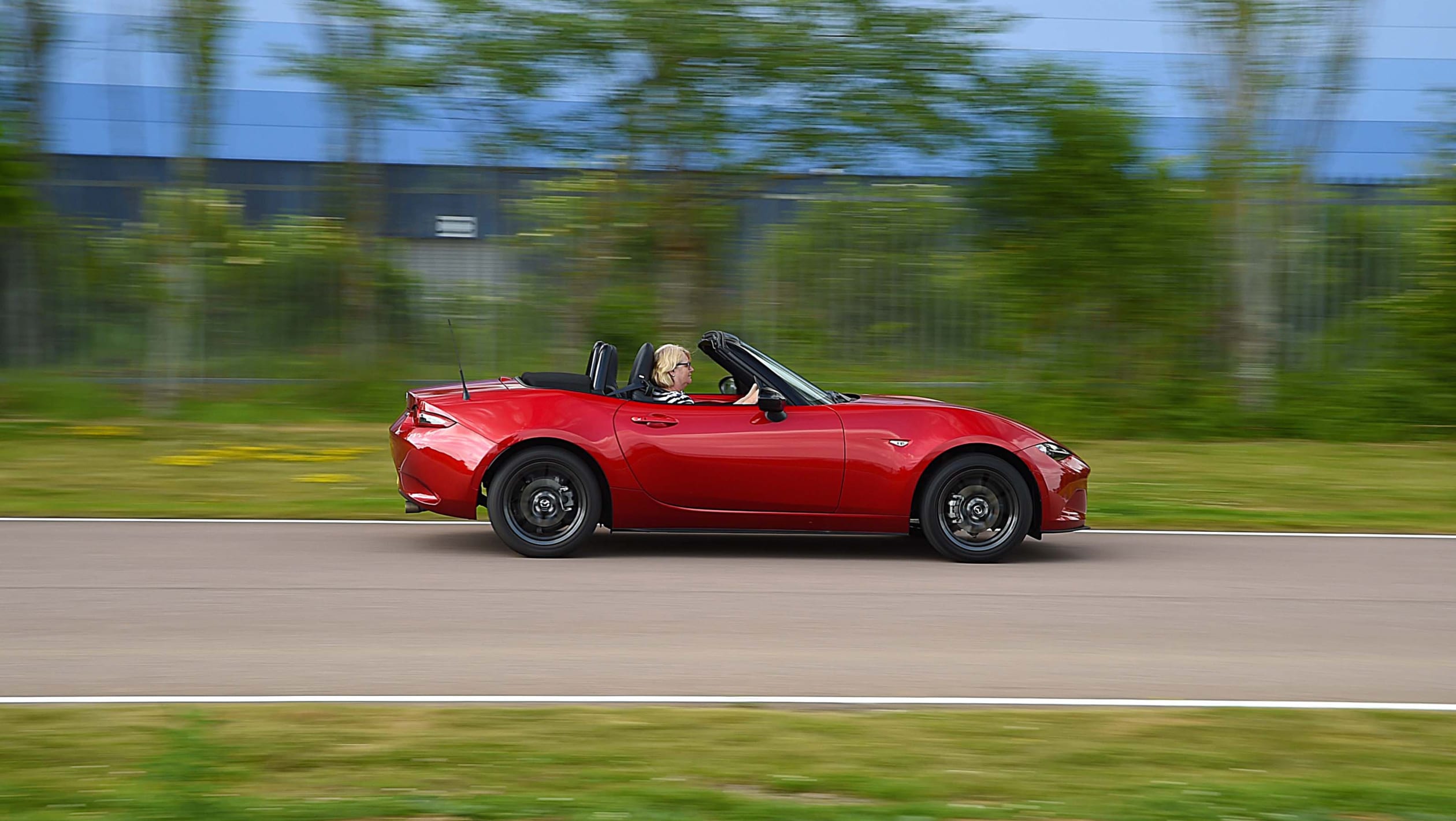 Mazda MX-5 pictures | Carbuyer