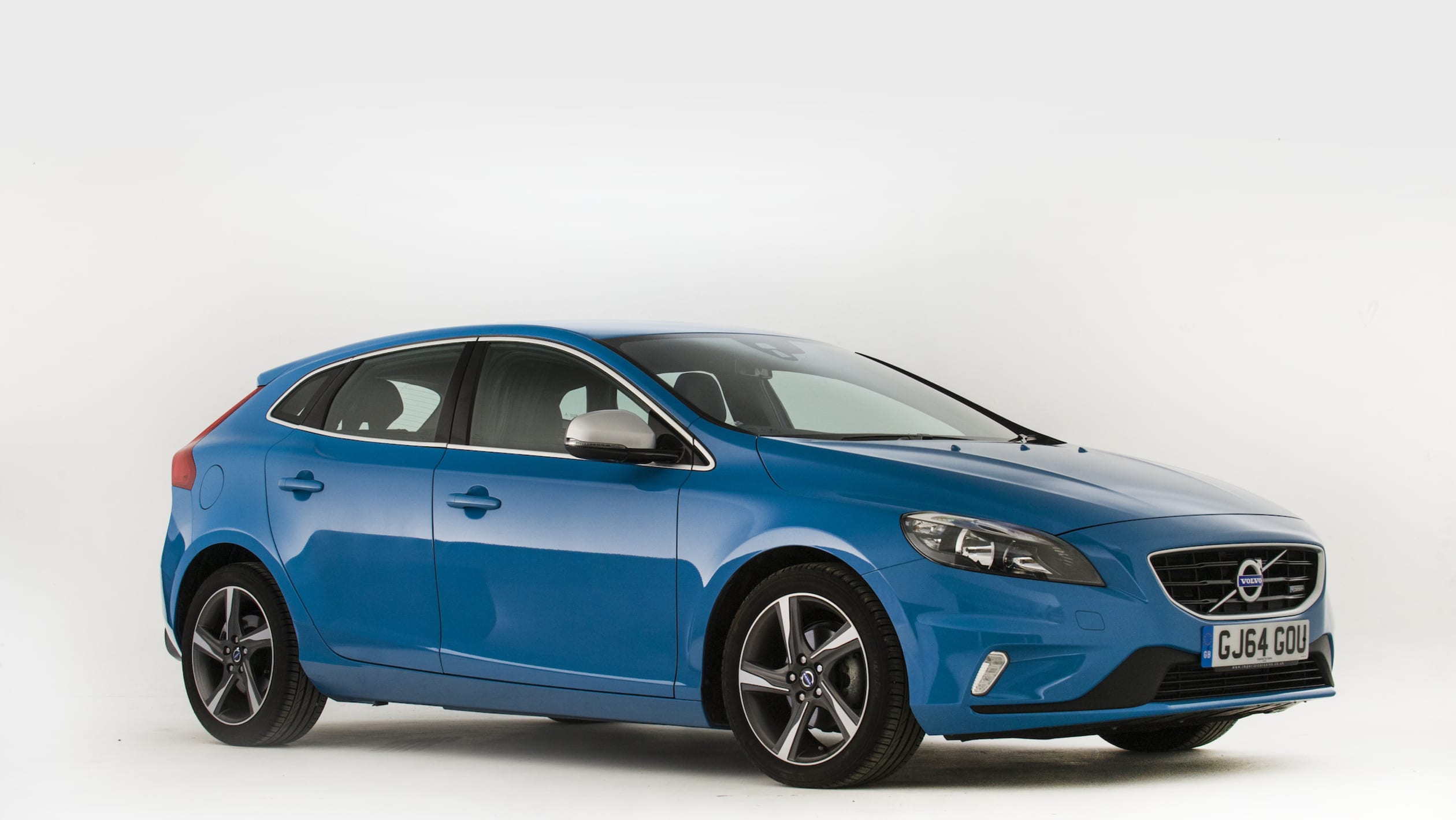 Volvo V40 Mk2 Gallery | Carbuyer