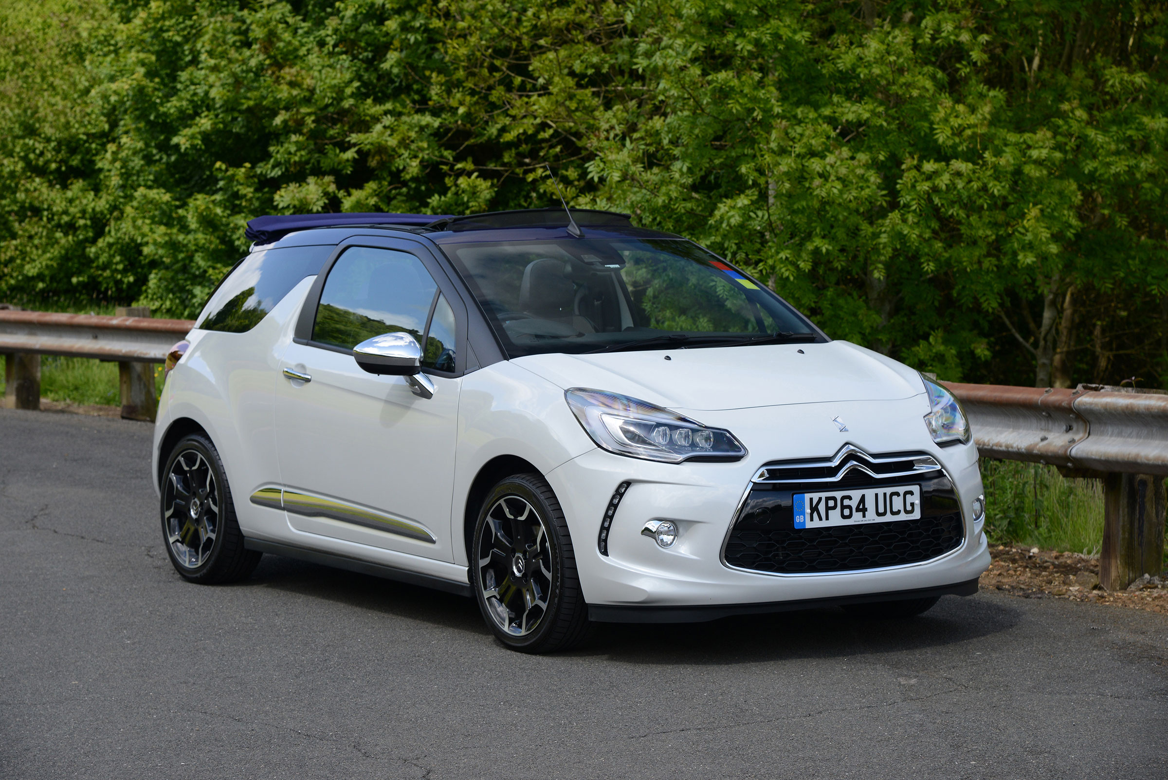 DS 3 Cabrio pictures | Carbuyer