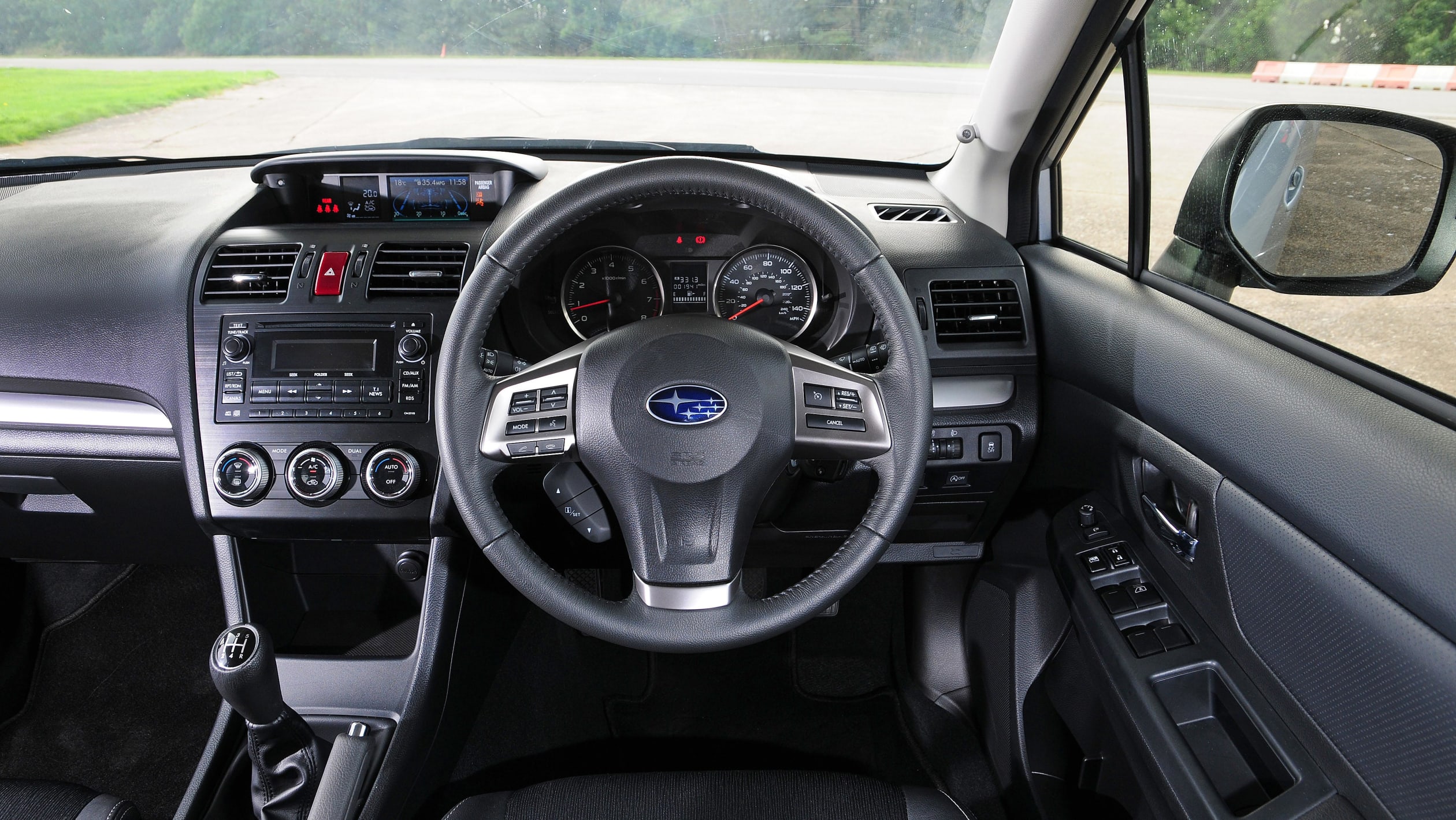 Subaru Impreza hatchback pictures | Carbuyer