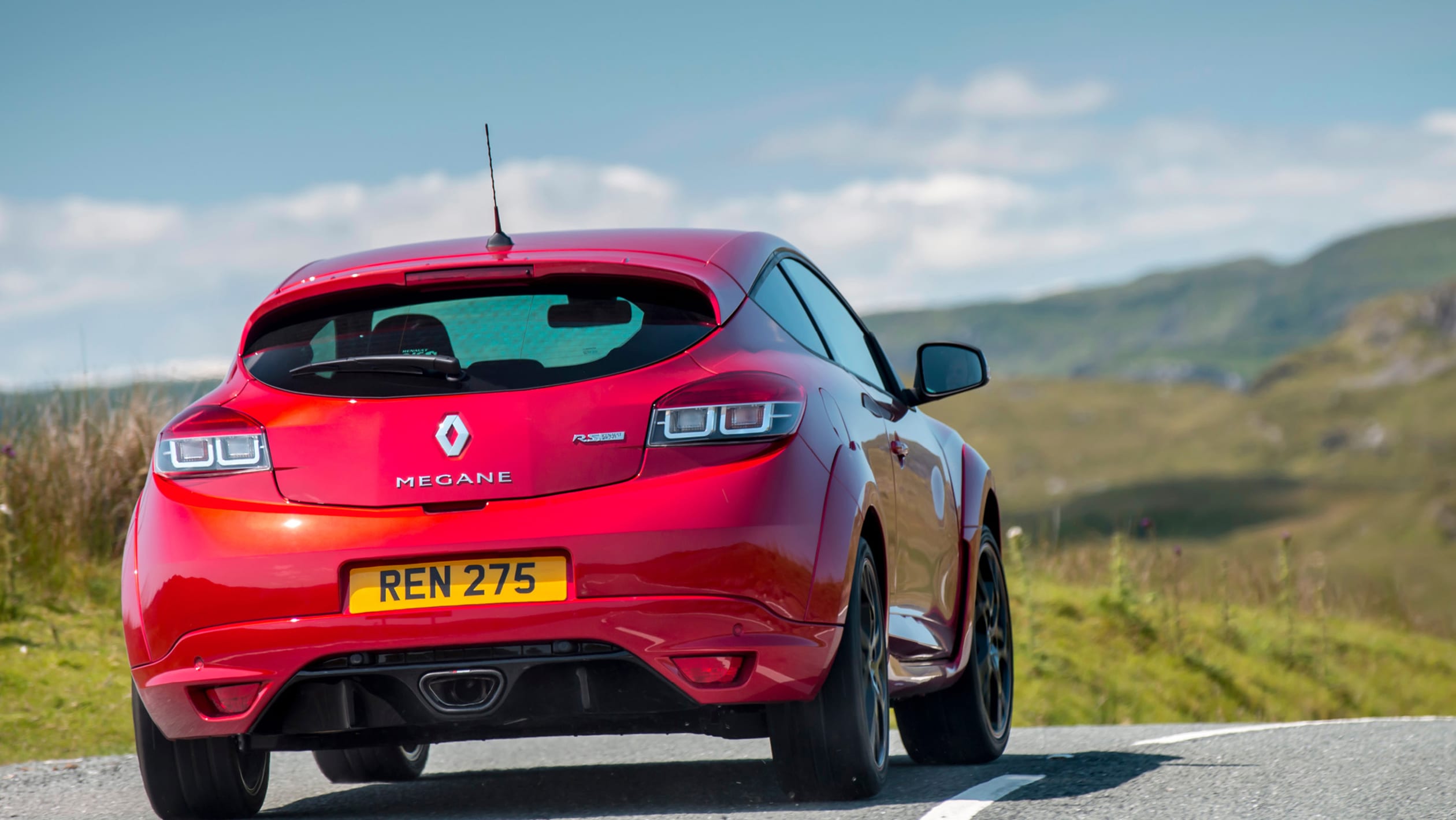 Renault Megane Renaultsport hatchback pictures | Carbuyer