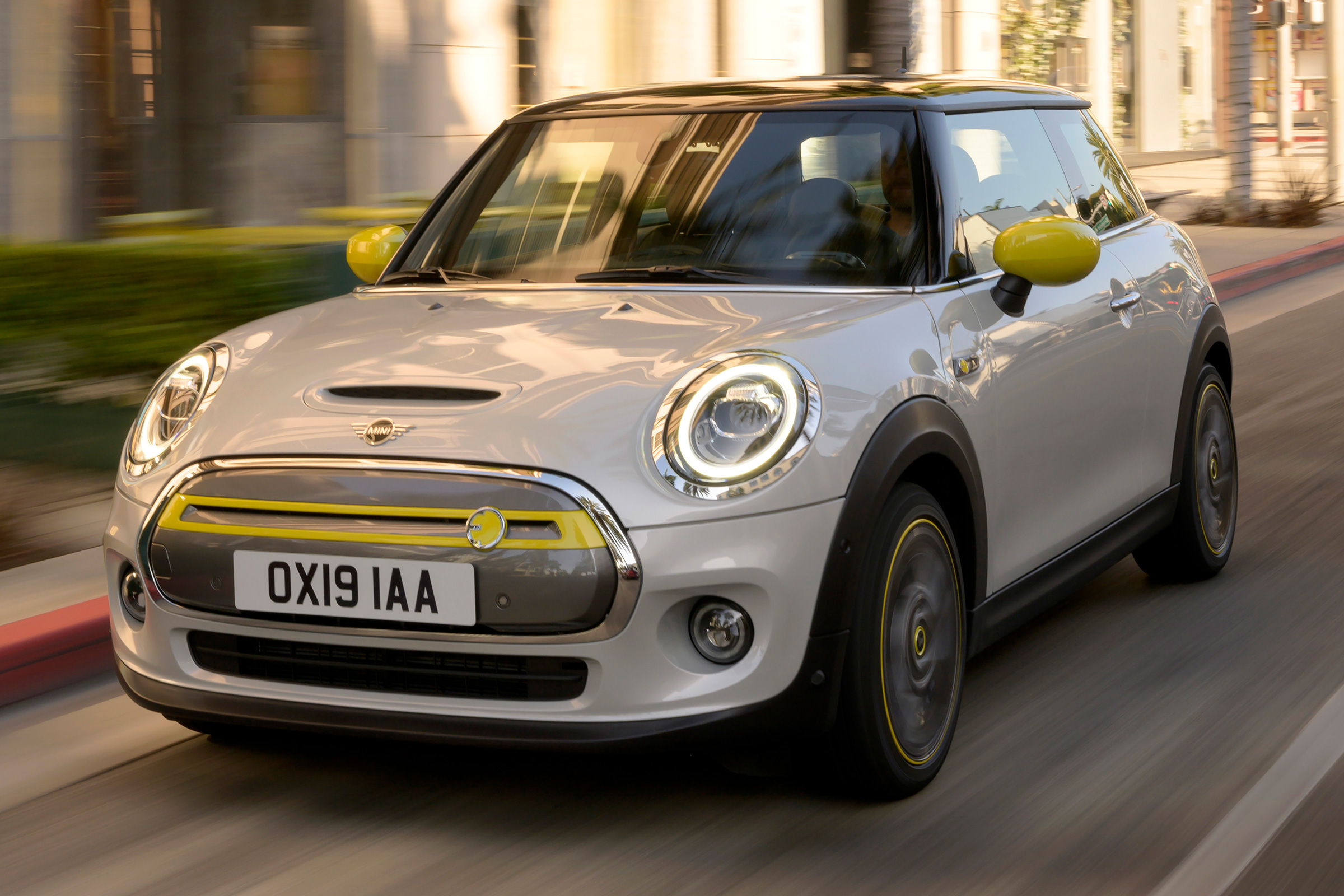 New 2019 MINI Electric Review Carbuyer