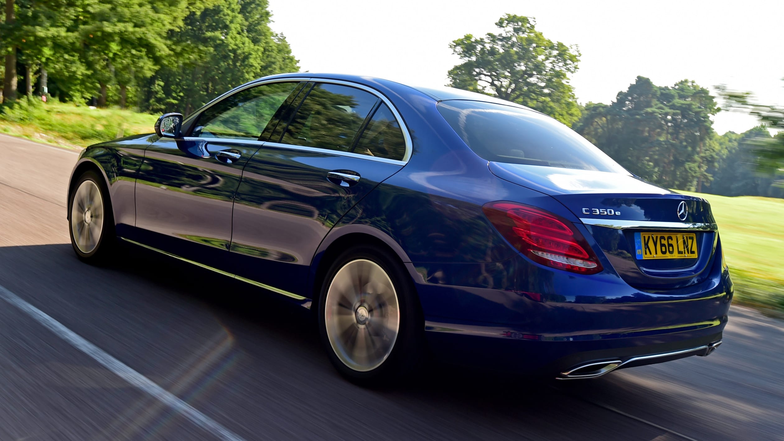 Mercedes C350e hybrid gallery 2017 | Carbuyer