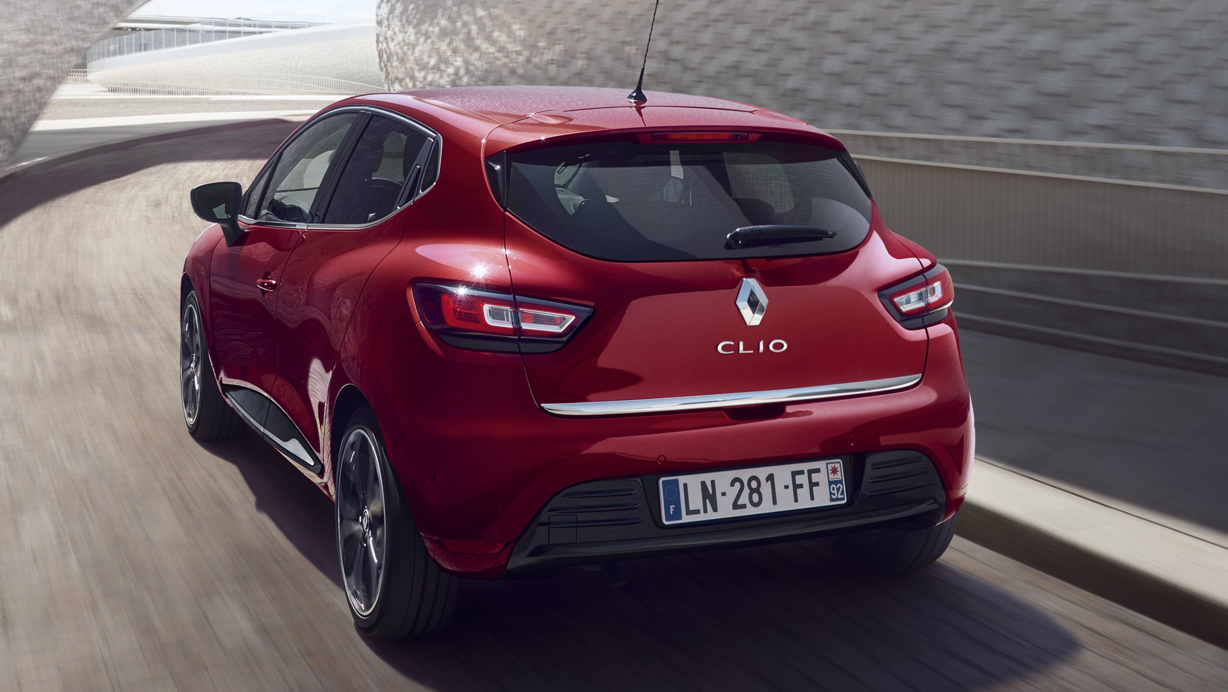 New 2017 Renault Clio pictures | Carbuyer