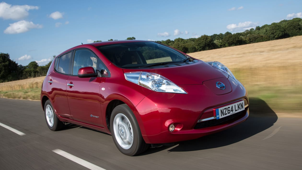 Nissan Leaf hatchback 2011 pictures | Carbuyer