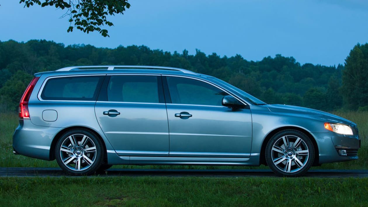 Volvo V70 estate pictures | Carbuyer