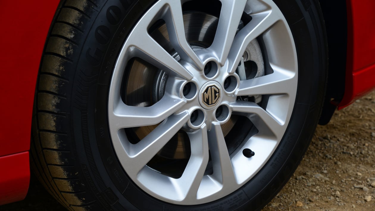 MG6 hatchback 2015 | Carbuyer