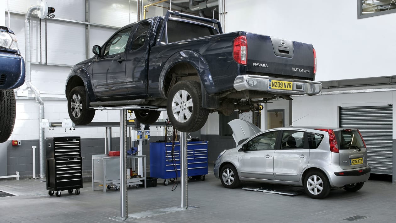 Car Servicing – A complete guide to main dealer servicing | Carbuyer
