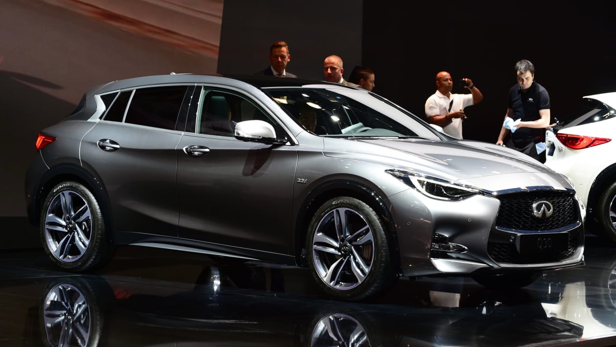 Infiniti Q30 hatchback pictures | Carbuyer