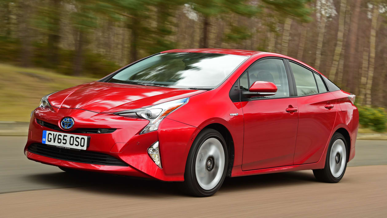 Toyota Prius hatchback 2016 pictures | Carbuyer