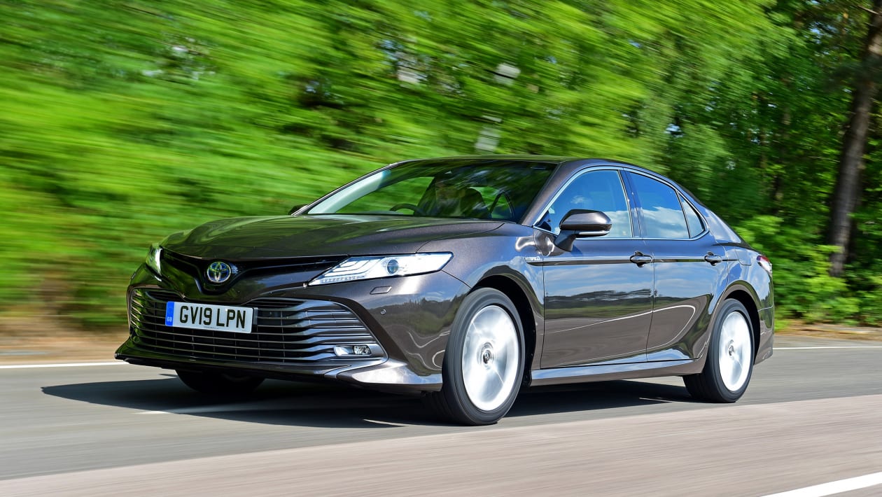 Toyota Camry saloon review - pictures | Carbuyer
