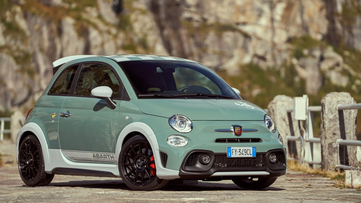 Abarth 695 70th Anniversario limited edition brings the noise | Carbuyer