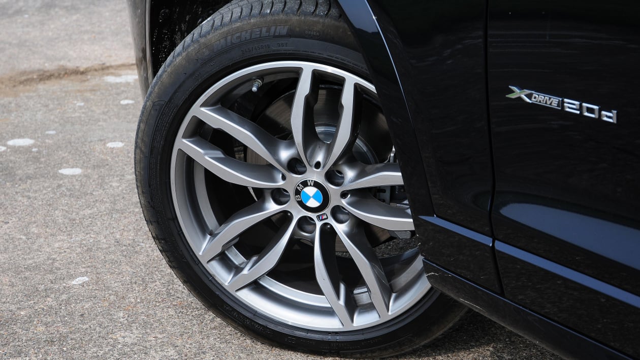 BMW X3 SUV 2014 pictures | Carbuyer