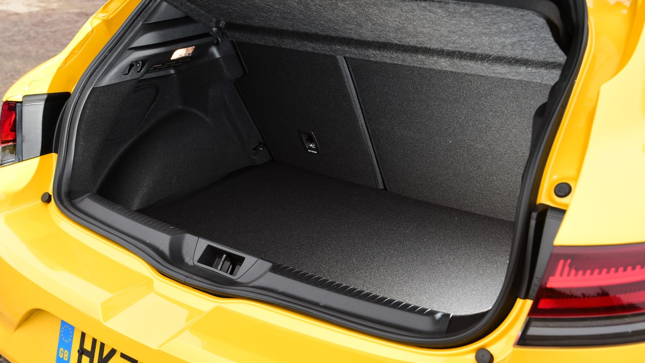 Renault Megane RS hatchback (2017-2022) - Practicality & boot space ...