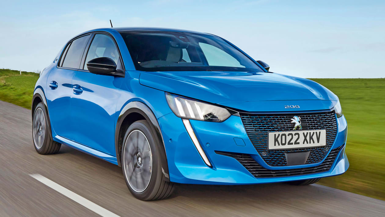 Peugeot e-208 hatchback review - pictures | Carbuyer