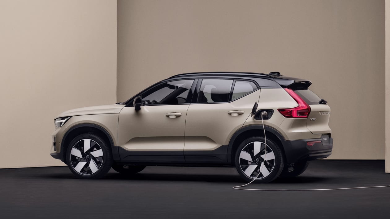 Volvo EX40 replaces the XC40 Recharge, new Black Edition trim arrives ...