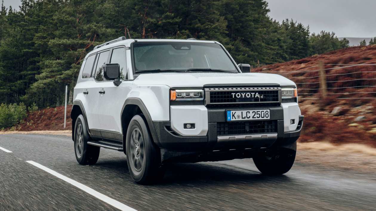 Toyota Land Cruiser review | Carbuyer