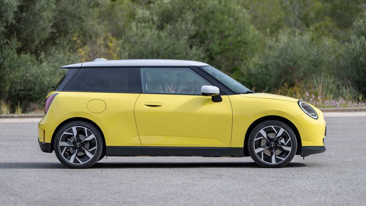 MINI Cooper review - Reliability & safety | Carbuyer