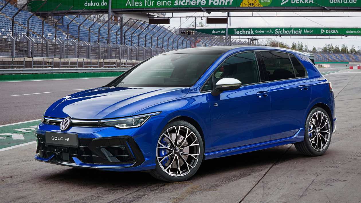 New Volkswagen Golf R revealed: 329bhp hot hatch as quick as Audi R8 ...