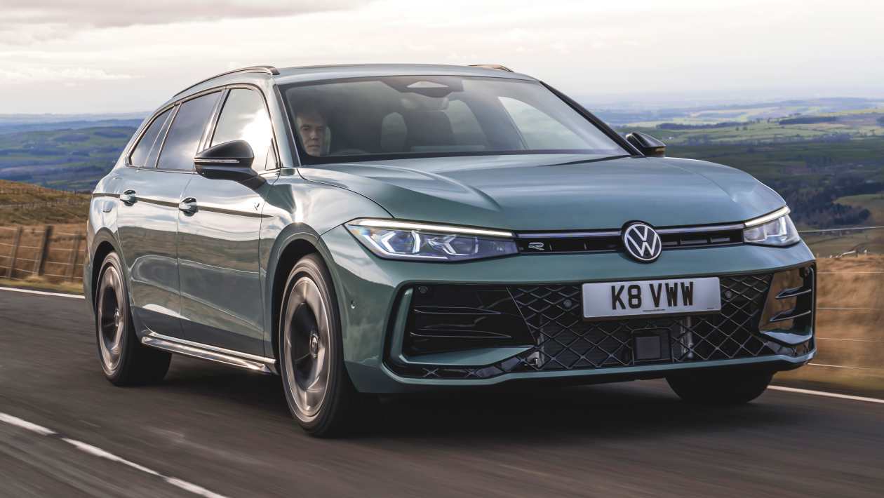 Volkswagen Passat Estate review - Practicality & boot space | Carbuyer