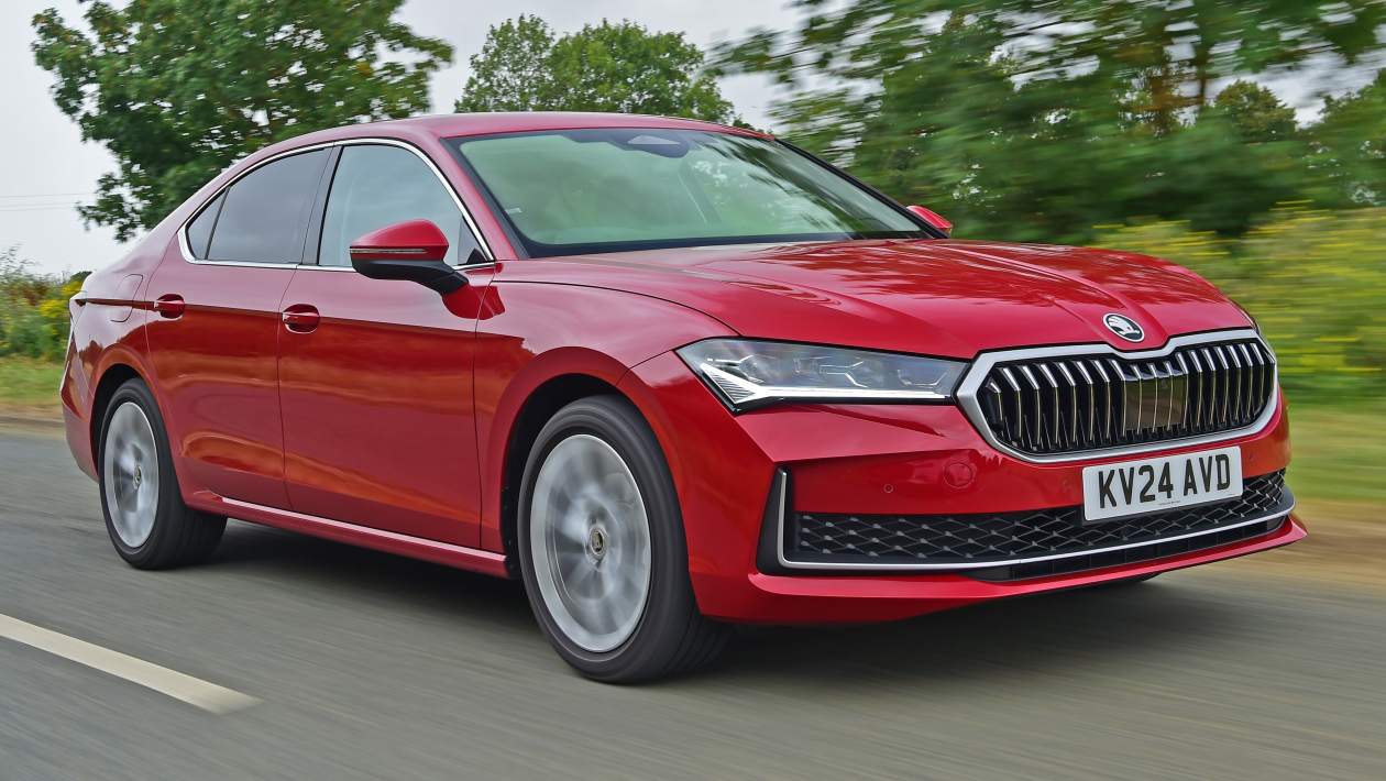 Skoda Superb review – peak family car takes on executive crowd | Carbuyer
