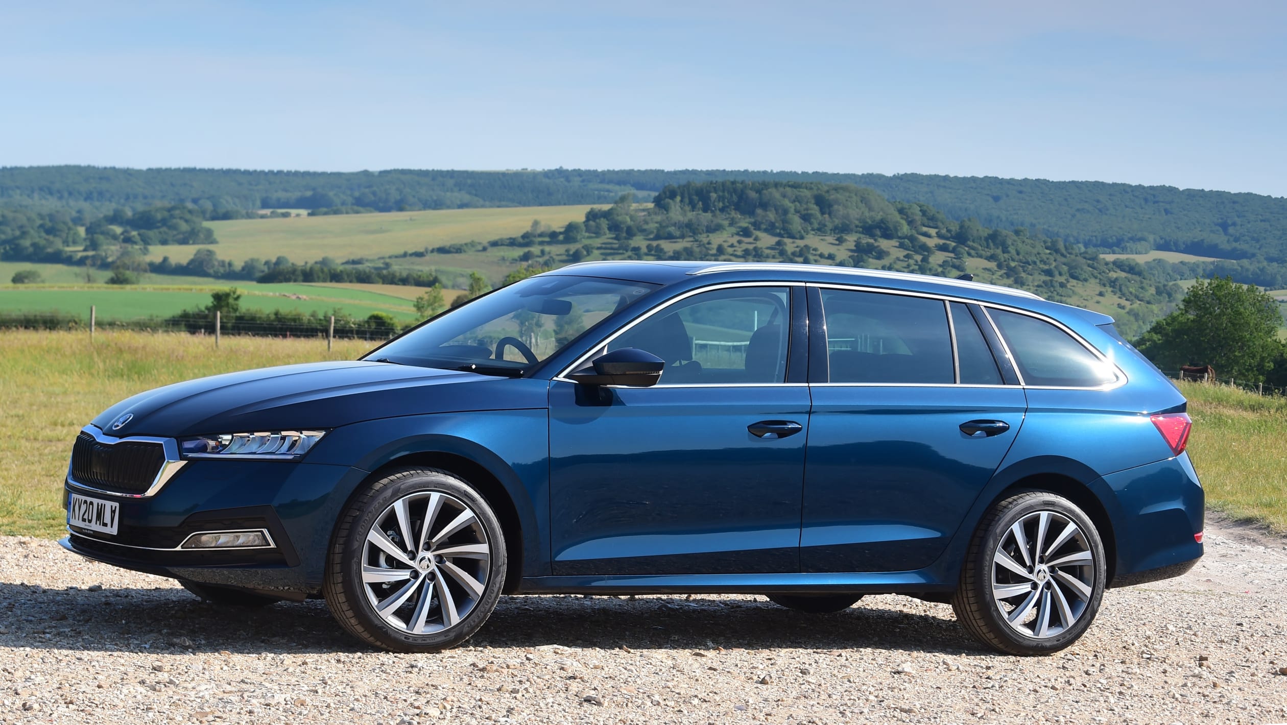 Skoda Octavia Estate: old vs new - pictures | Carbuyer